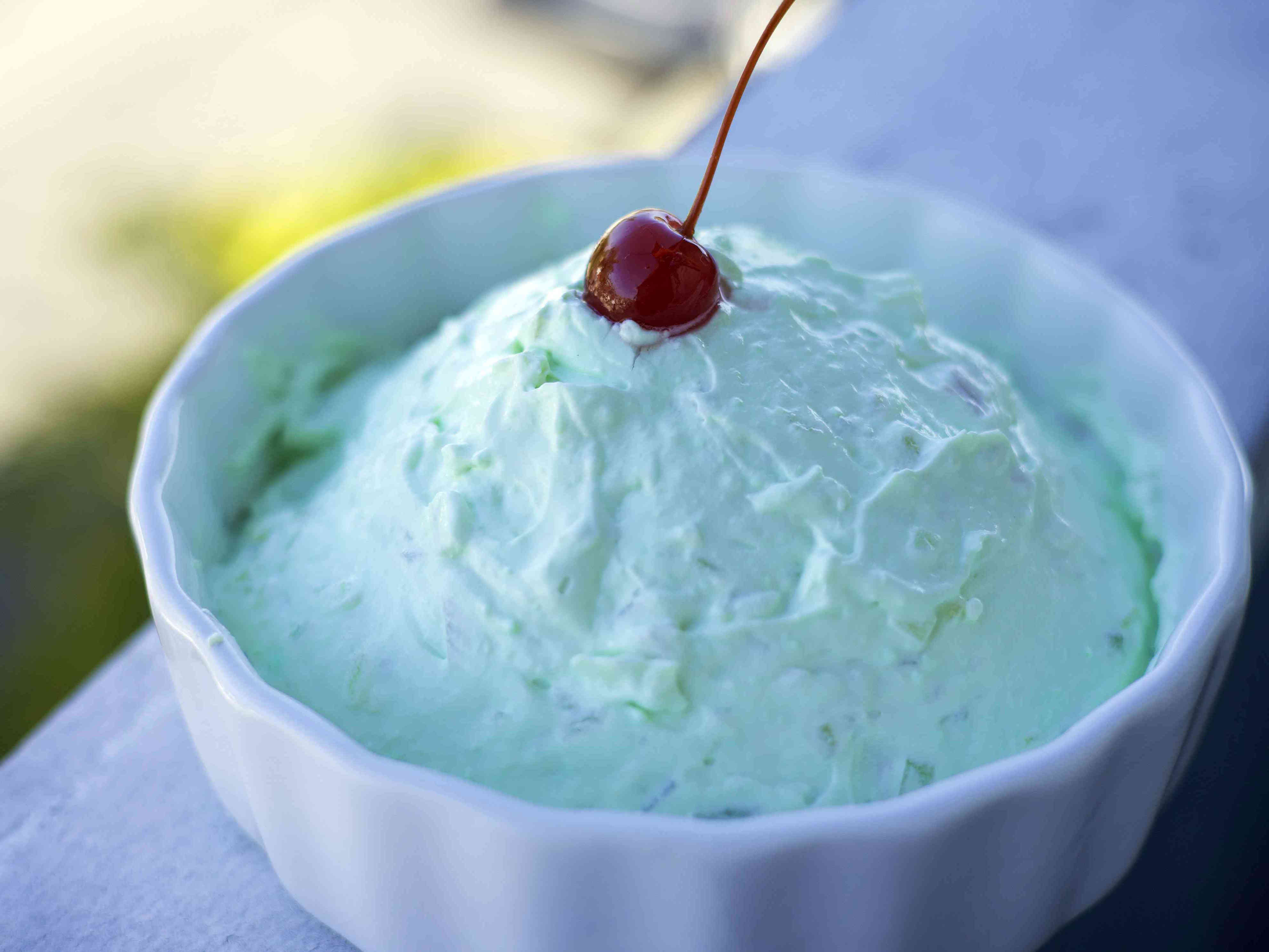 My grandma's 5-ingredient sea foam salad is the vintage dessert I'm ...