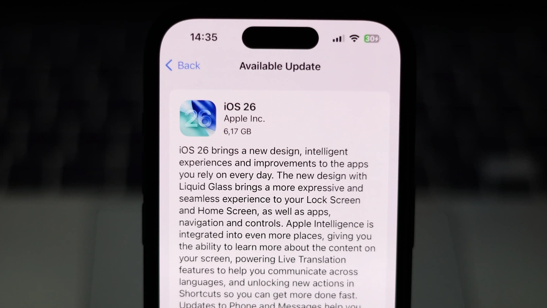 Apple removes iPhone's 'drunk' icon effect in iOS 27
