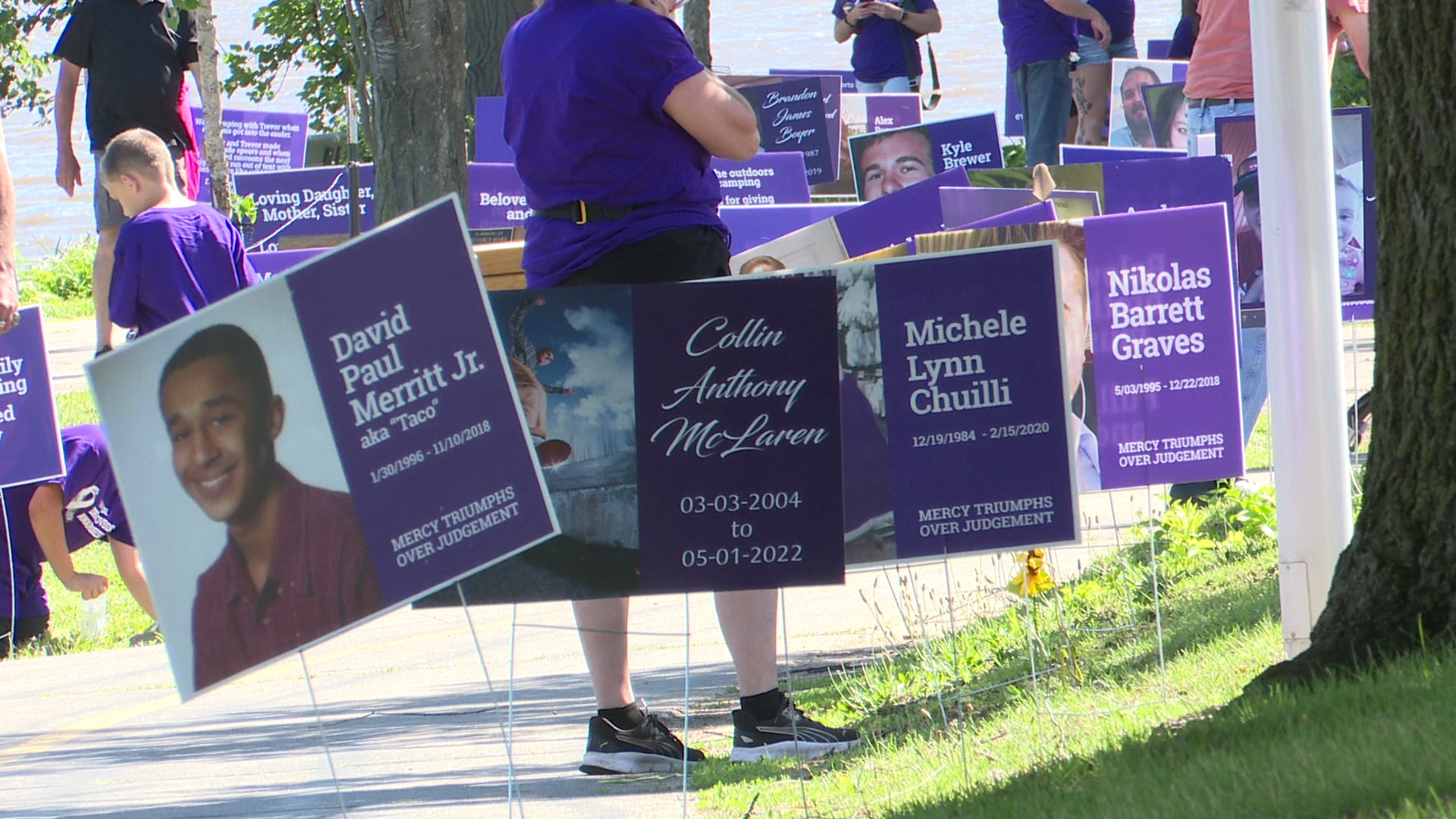 Rockford awareness walk honors lives lost to drug overdose