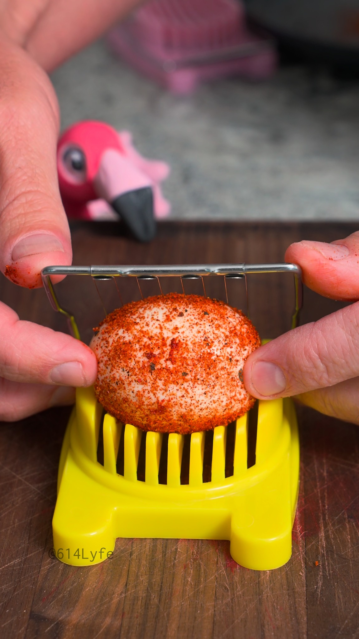 Flamingo egg vs. slicer ASMR