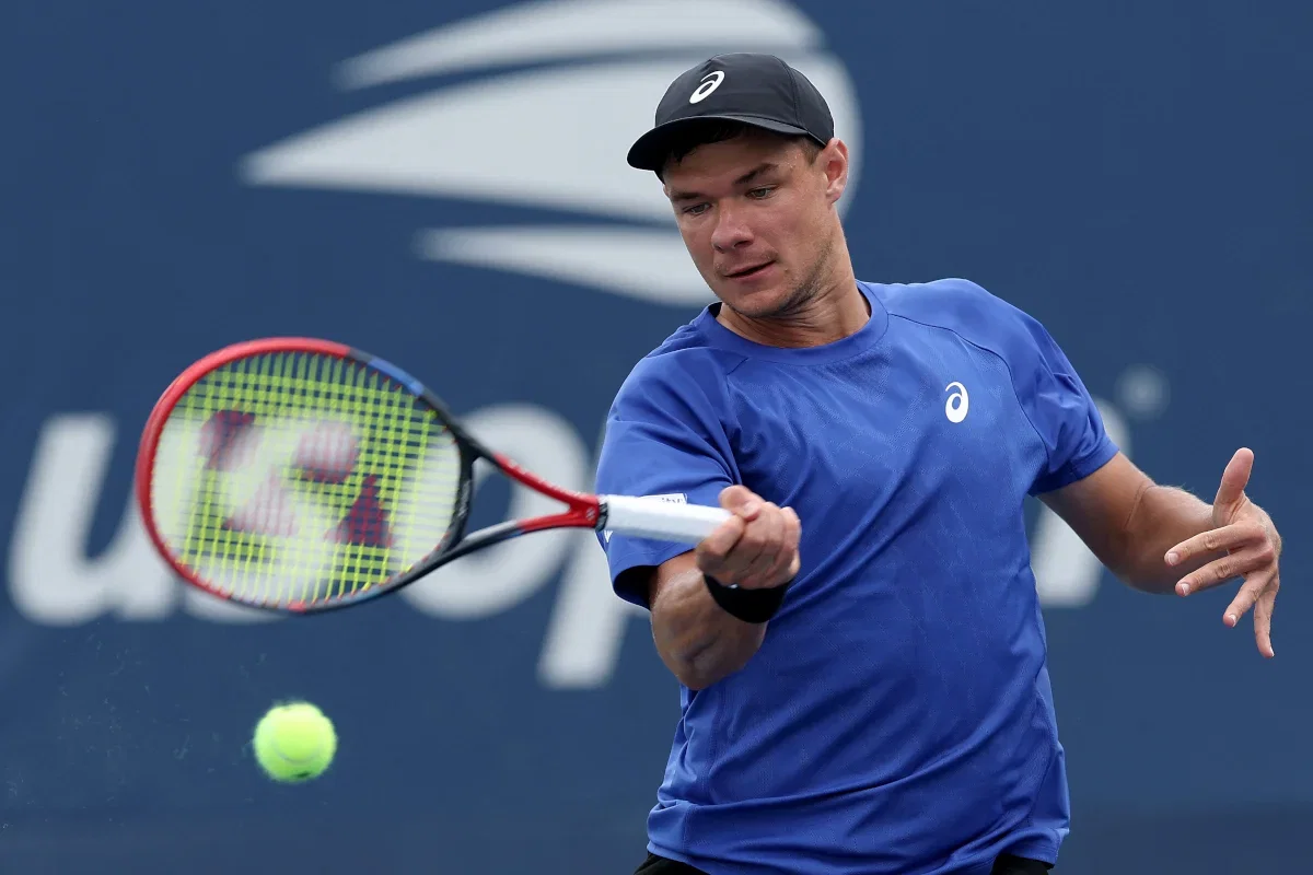 Kamil Majchrzak stuns Daniil Medvedev to reach first ATP final in 's ...