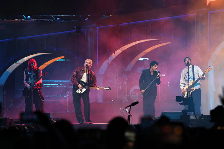 5 Seconds of Summer to play MSG during Game 5 of NBA Finals. Police are ...