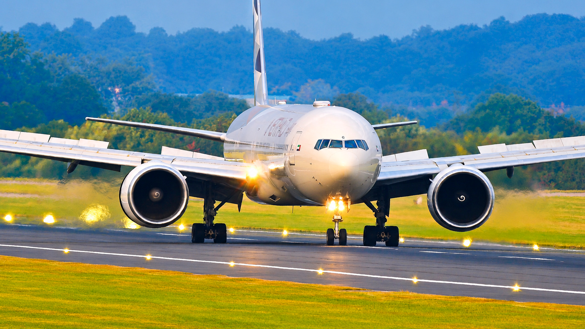Boeing 777 and Dreamliner heavy arrivals