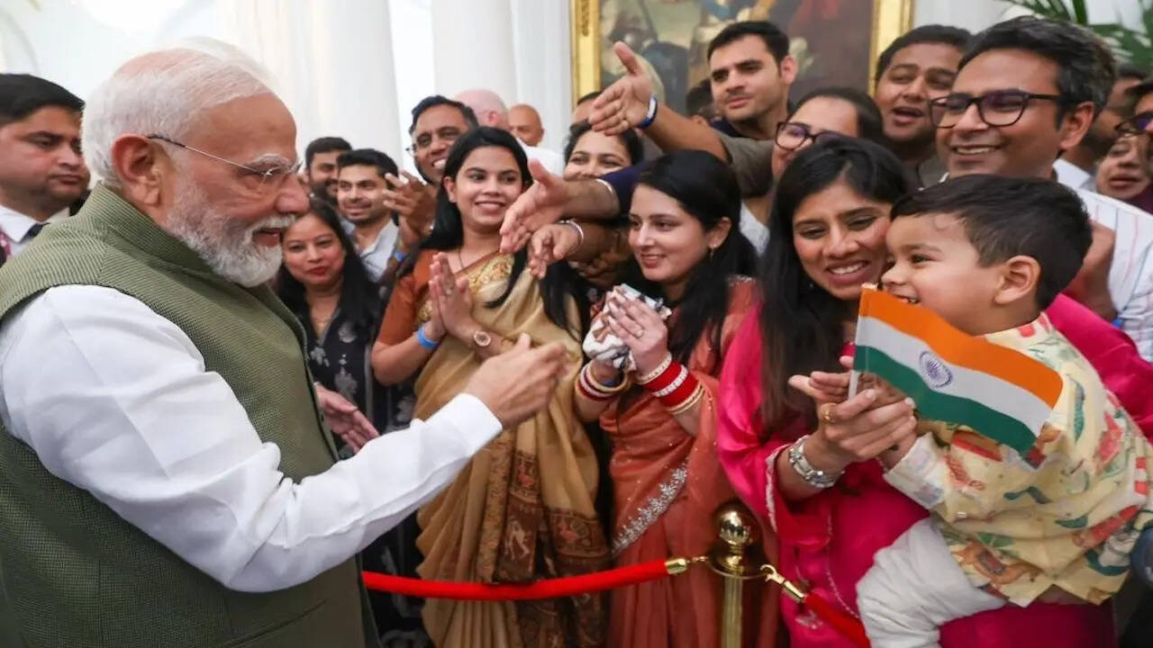 PM Modi arrives in France for week‑long engagements; meeting with ...