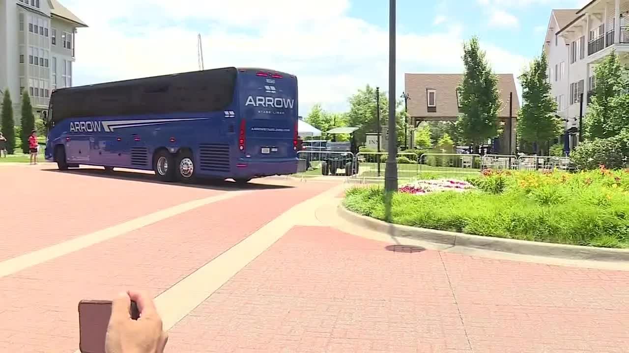 England team buses arrive in Prairie Village, Kansas City