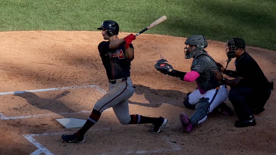 Eli White's big day lifts Braves to win over Mets, snaps losing streak