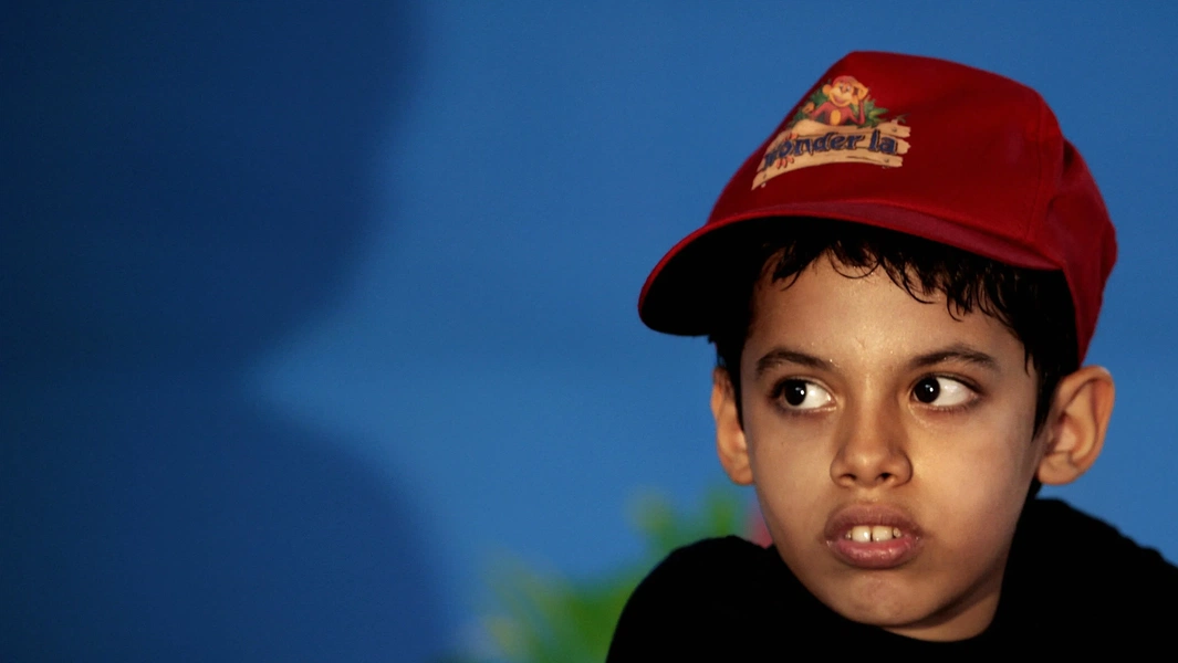 Former child actor now UK dentist and pilot trainee