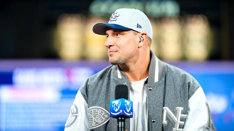 Rob Gronkowski offers advice for Patriots to silence noise around Mike ...