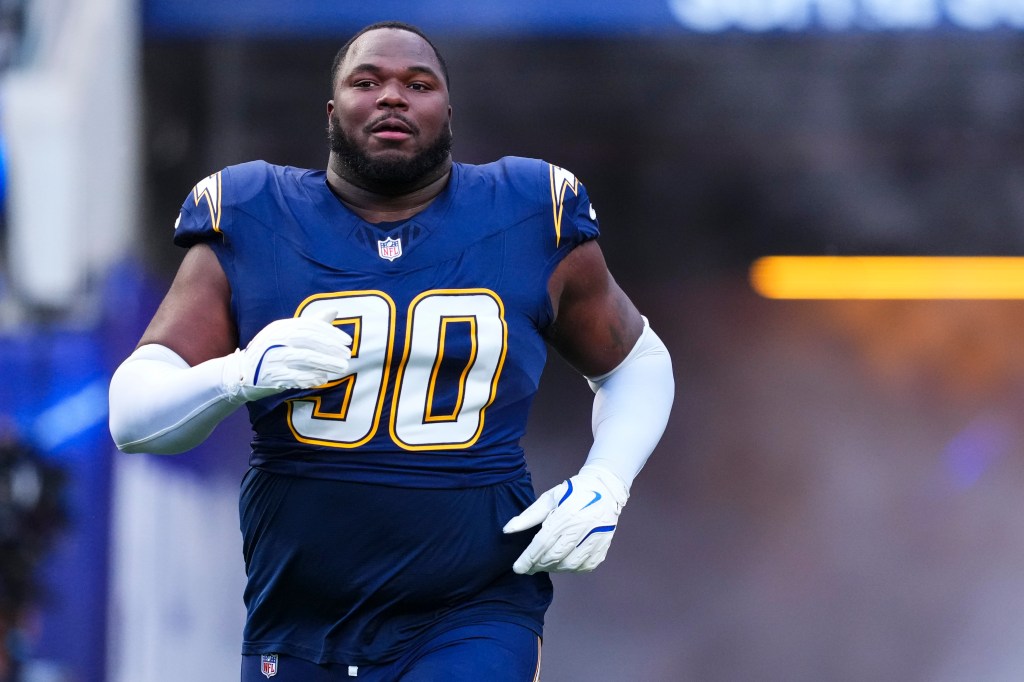 Chargers lineman Teair Tart targeted in suspected crew burglary — $400K ...