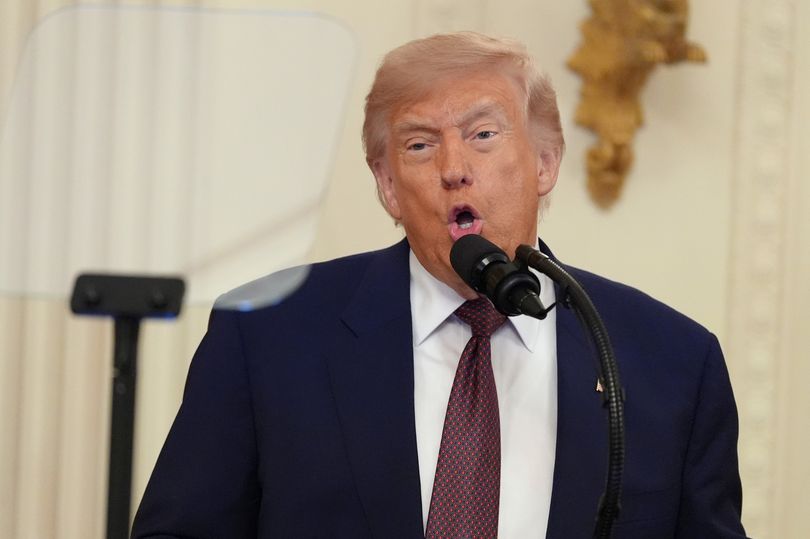 Trump met with awkward silence after 'disgraceful' remark to veterans ...