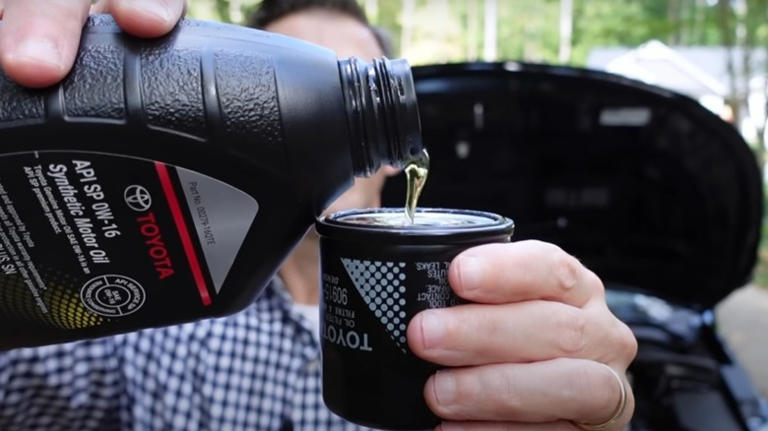 Should you really be pre-filling your oil filter?