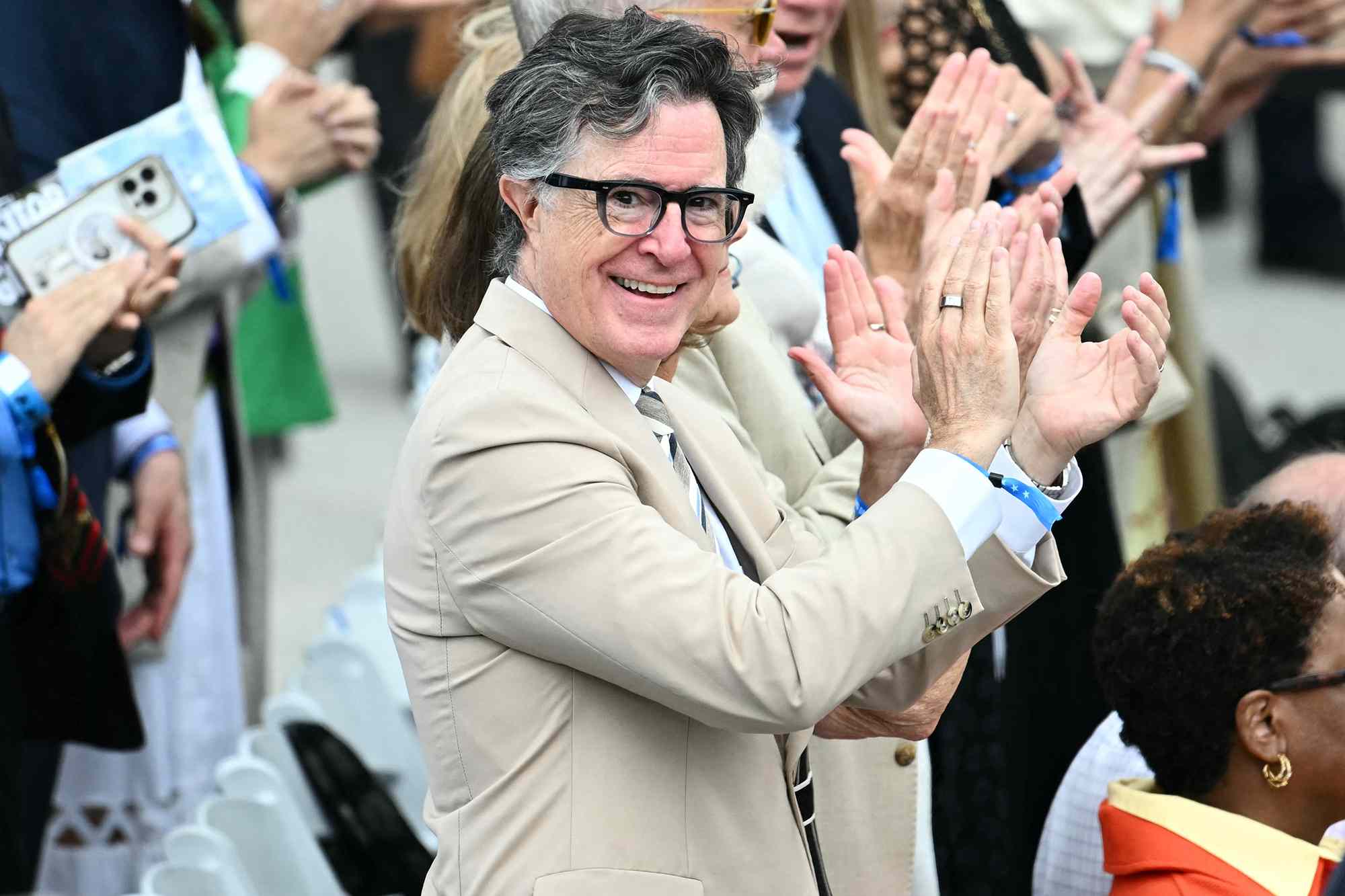 Stephen Colbert wears tan suit to Obama Presidential Center opening ...