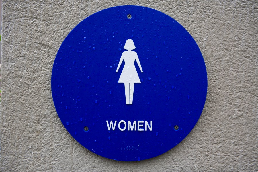 Cops called on dad for taking young daughters into women’s restroom