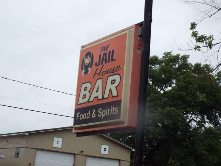 America’s Best Restaurants spotlights Jailhouse Bar and Grill