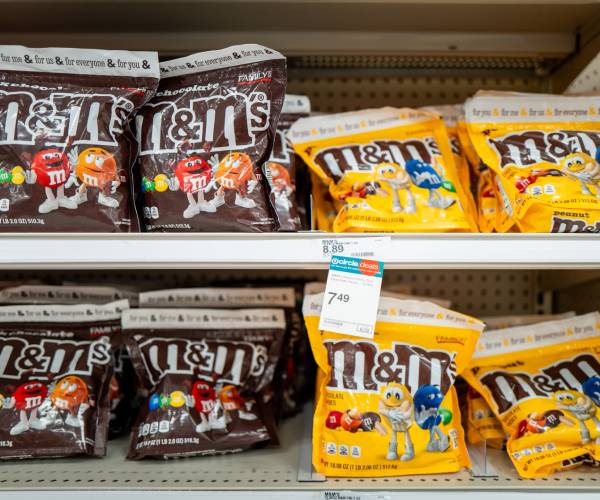 Mars struggles to replace M&M's blue dye