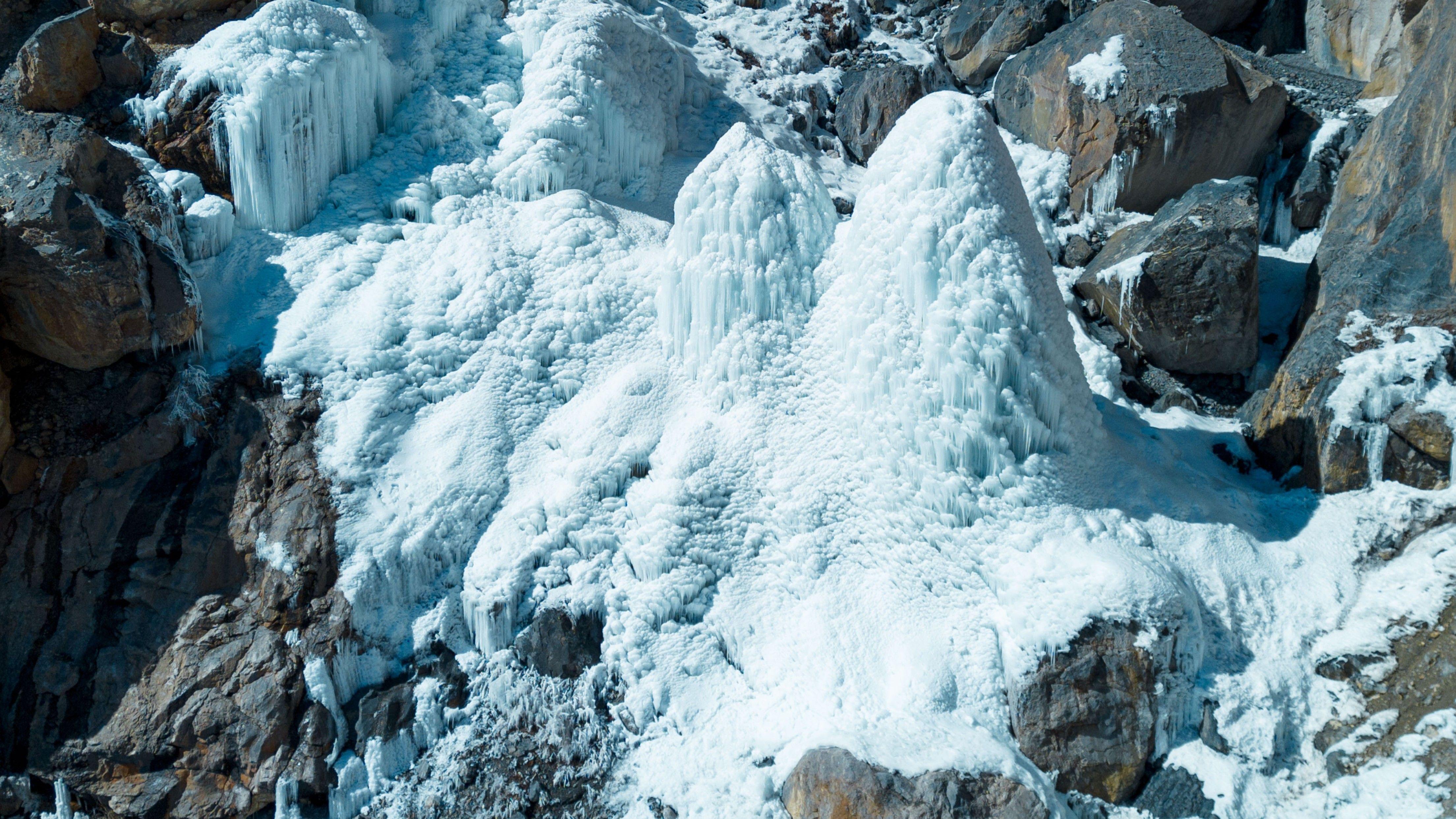 The artificial ice pyramids saving India's mountain villages
