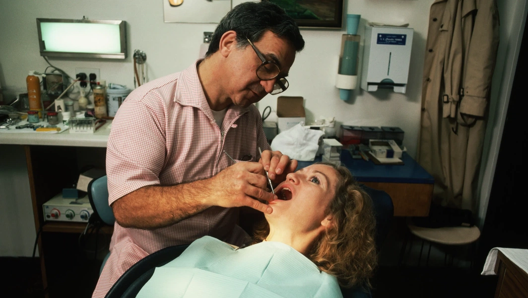 Former child actor now UK dentist and pilot trainee