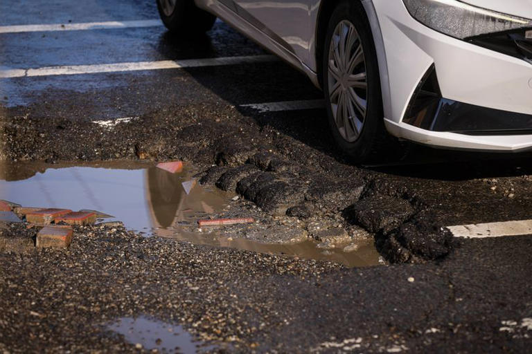 Expert says people should do one thing if car hits a pothole