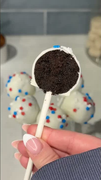 Viral Oreo cake pops recipe 😋 #oreo #cookies #recipe #shorts #cakepops ...