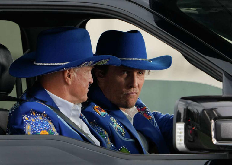 Texans Matthew McConaughey and Woody Harrelson return to TV with 'Brothers'