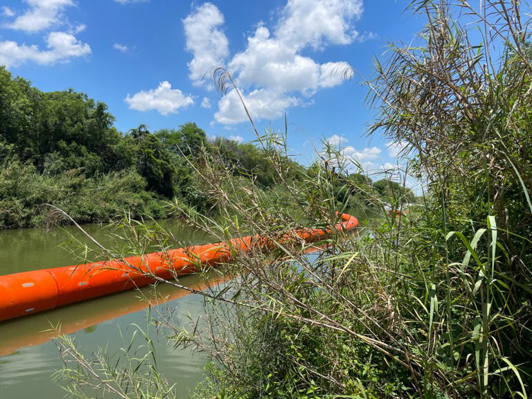 15 miles of buoy barriers installed in Rio Grande in deep South Texas