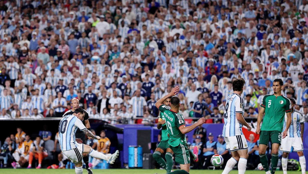 Ronaldo hails Messi as greatest after record-tying hat-trick