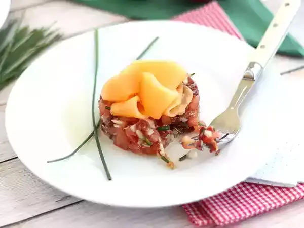 Tártaro (tartar) de presunto e melão