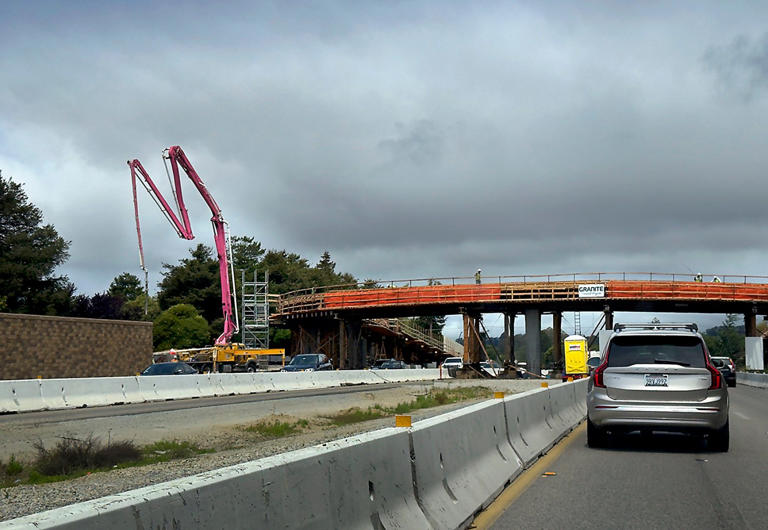 Photo | Construction of pedestrian bridge over Highway 1 continues in Aptos