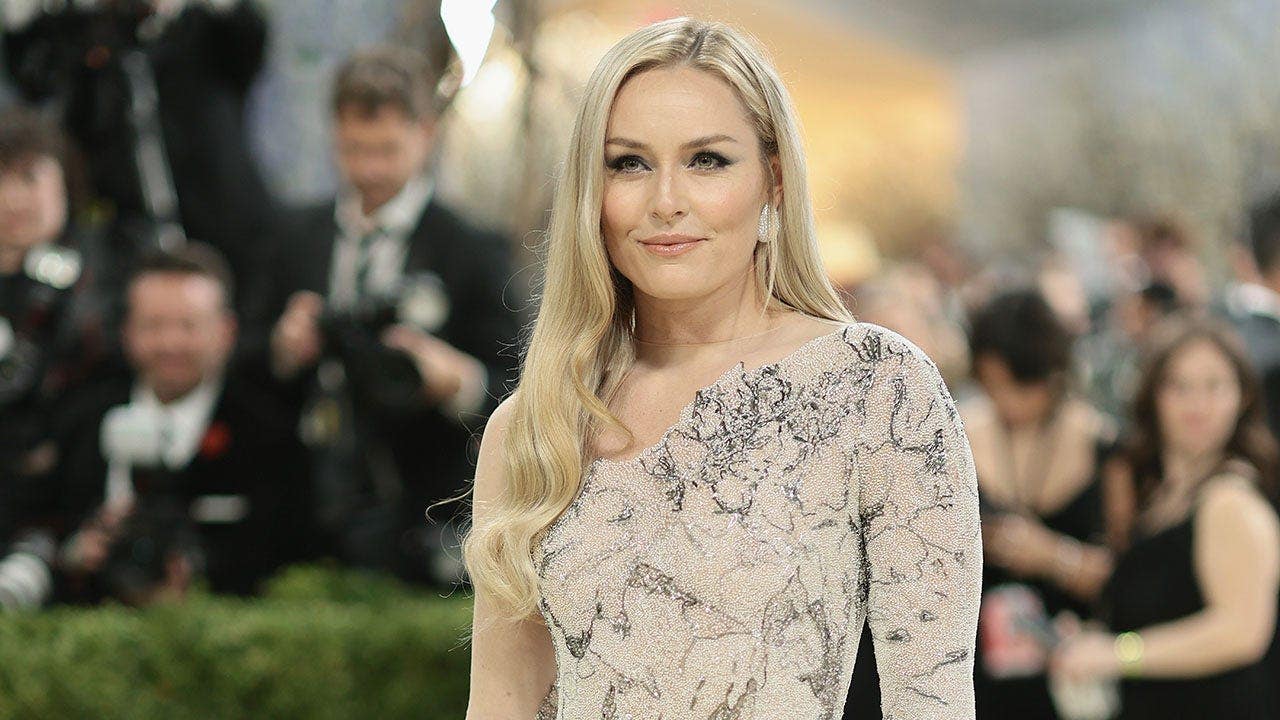 Lindsey Vonn all smiles as she's able to return to dumping out actual ...