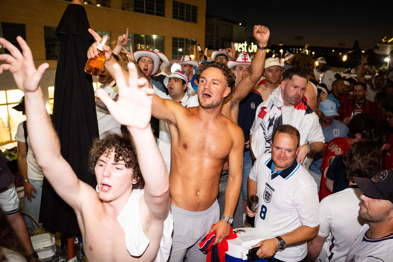 Enjoy these photos of English soccer fans getting knackered at a Dallas pub
