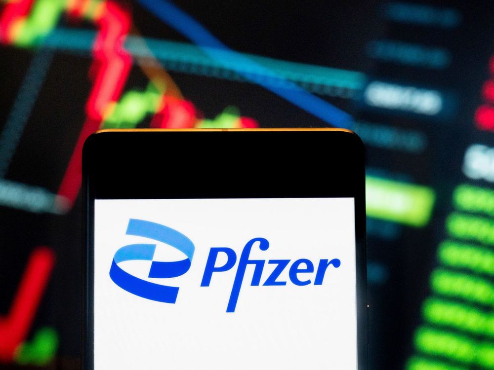 PFE stock drops 3% on surprise CFO exit despite reaffirmed 2026 guidance