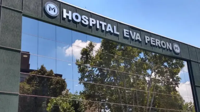 Murió un nene de 2 años y detuvieron a su madre y a su padrastro tras ...