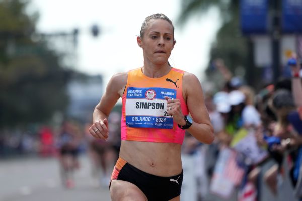 Jenny Simpson shows improvement after collapsing at track event