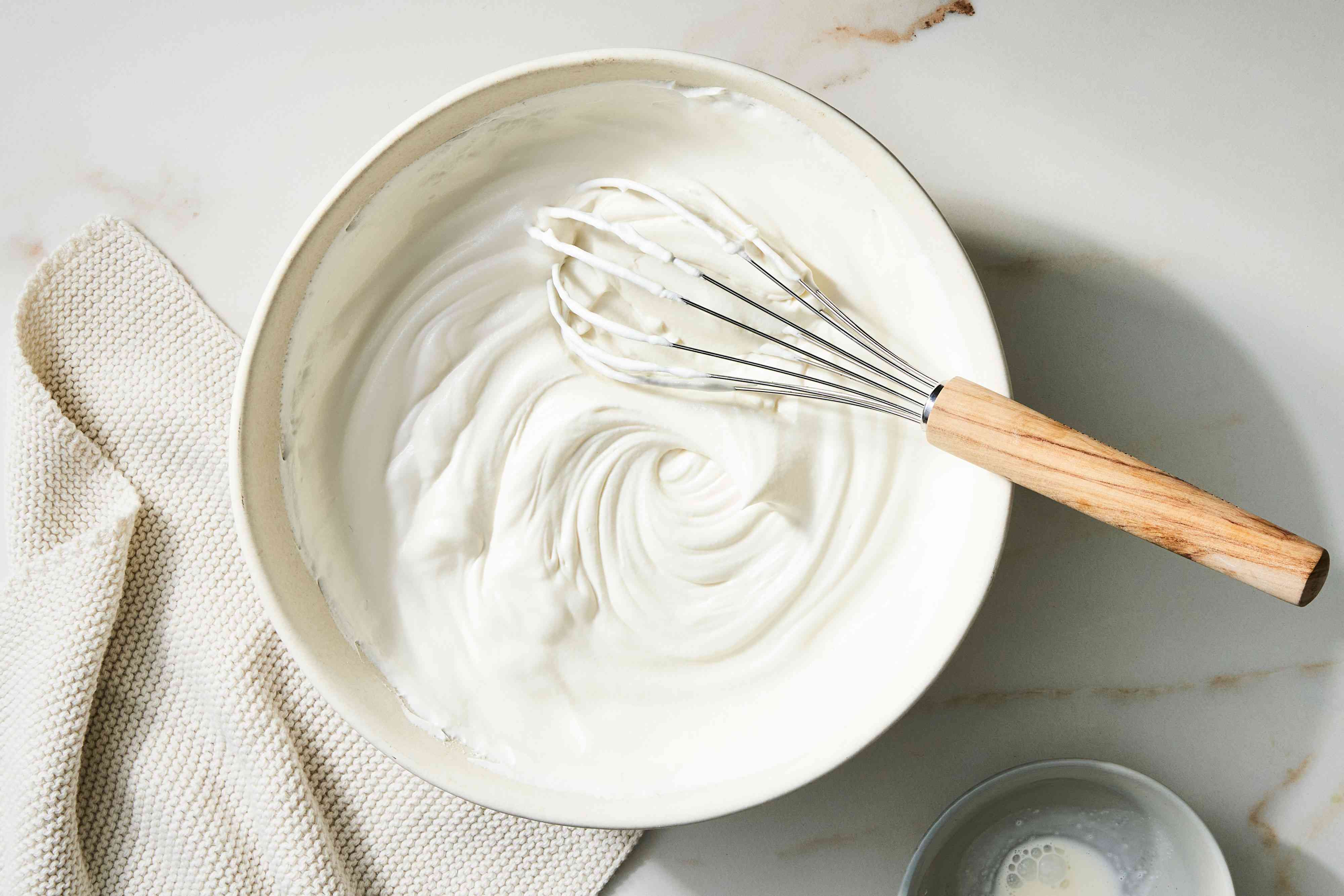 How long does heavy cream last? Food safety pros share how to make it ...
