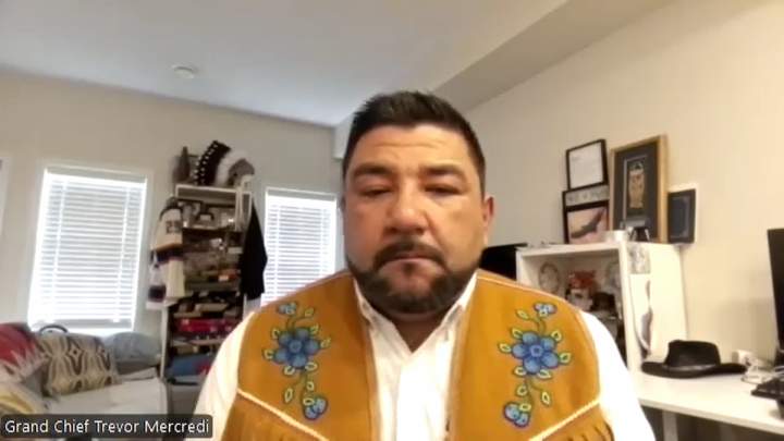 War of words continues between First Nations chiefs, Alberta premier