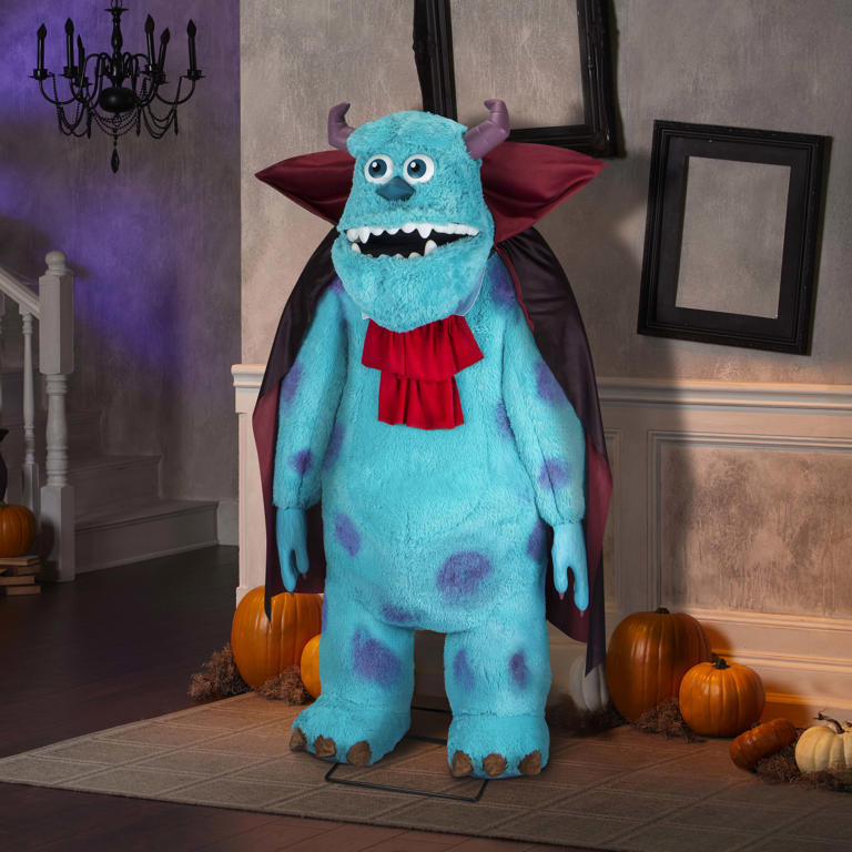 Lowe's early Halloween drop features singing Mickey & Minnie