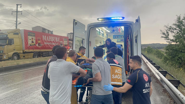 Kula’da zincirleme kaza; 2 ölü, 4 yaralı