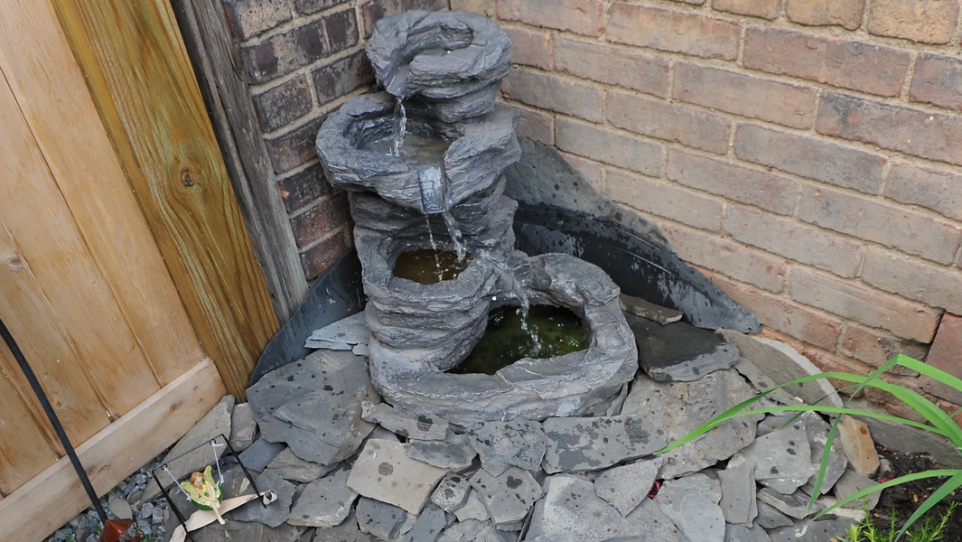 9 creative outdoor water features