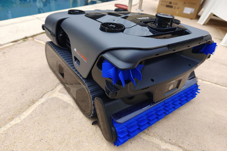 Test et avis du MOVA Rover X10, le robot piscine à cartographie laser ...