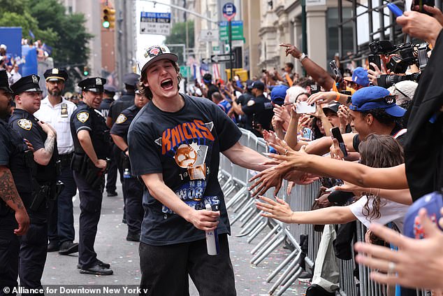 Shocking moment Knicks star is manhandled by NYPD after being mistaken ...