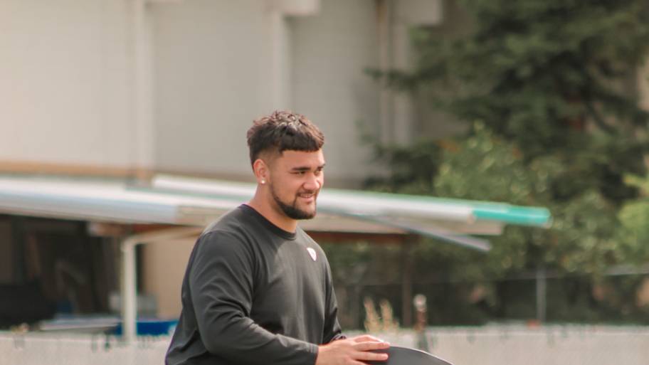 Oregon football players create lasting memories for Grants Pass kids
