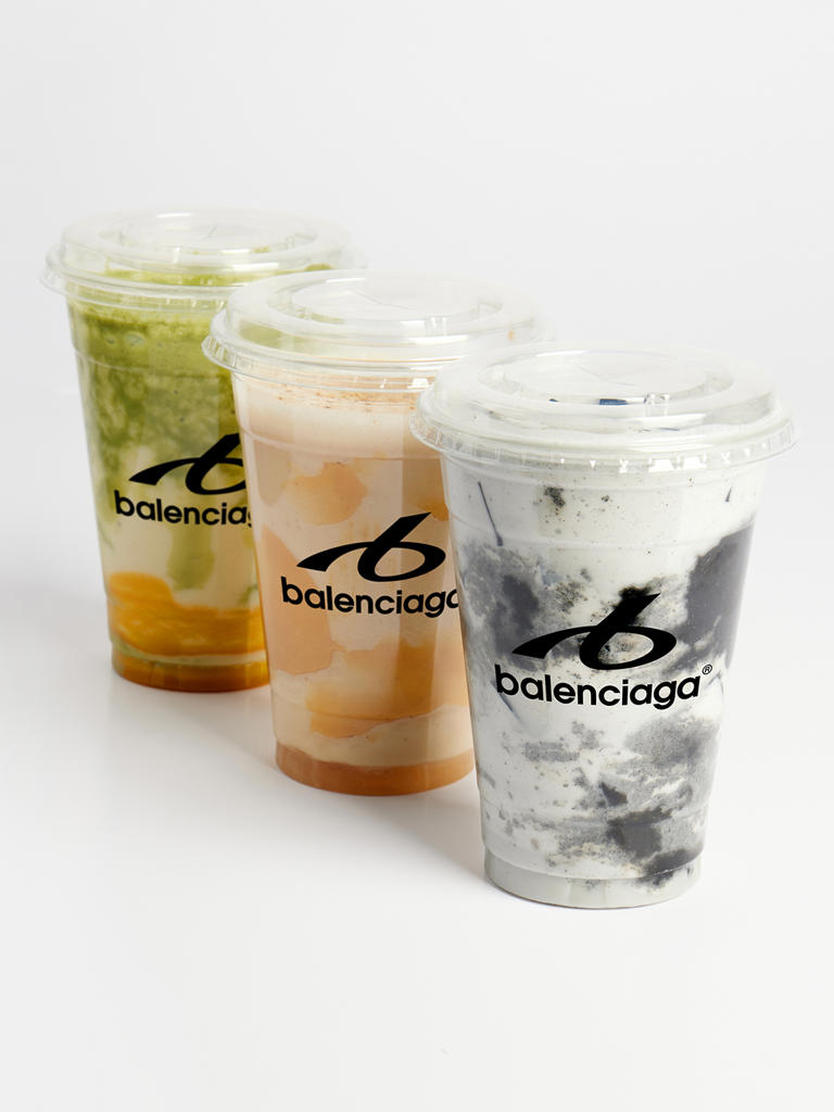 Balenciaga entra en el wellness con smoothies y rutinas de ejercicio