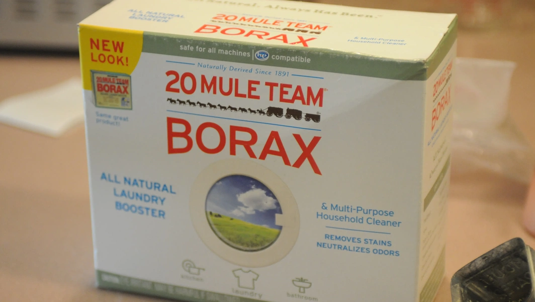 Safe and effective borax laundry practices
