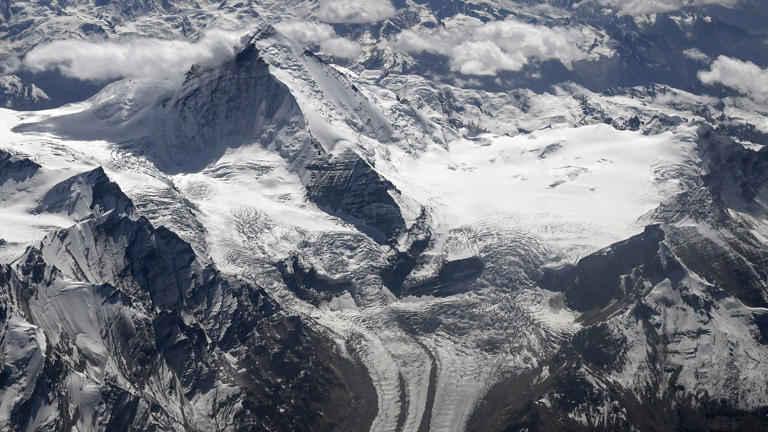 The artificial ice pyramids saving India's mountain villages