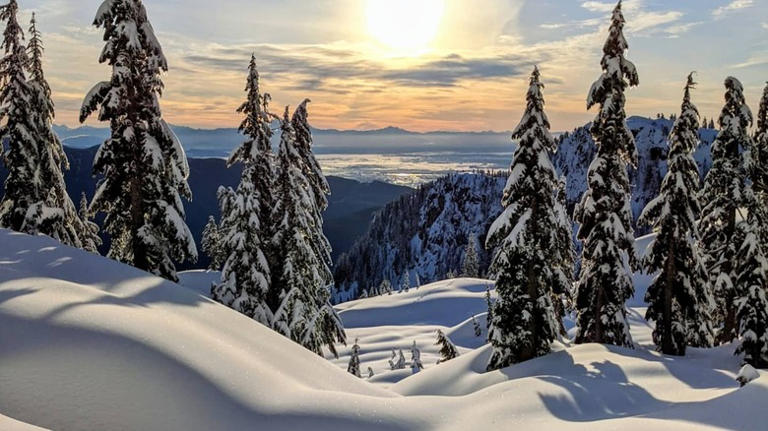 Canada's provincial mountain park outside Vancouver is a lake oasis for ...