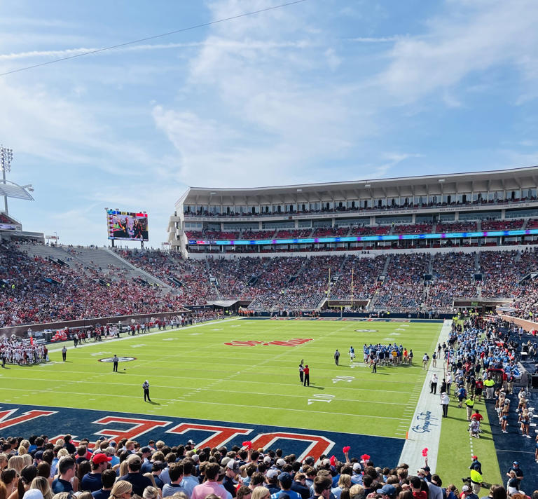 Ole Miss RB Kewan Lacy earns huge praise ahead of 2026: "He does ...