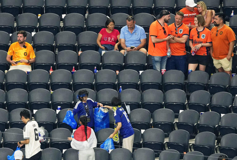Mustergültige Stadion-Putzer: Daheim droht den japanischen Fans jetzt ...