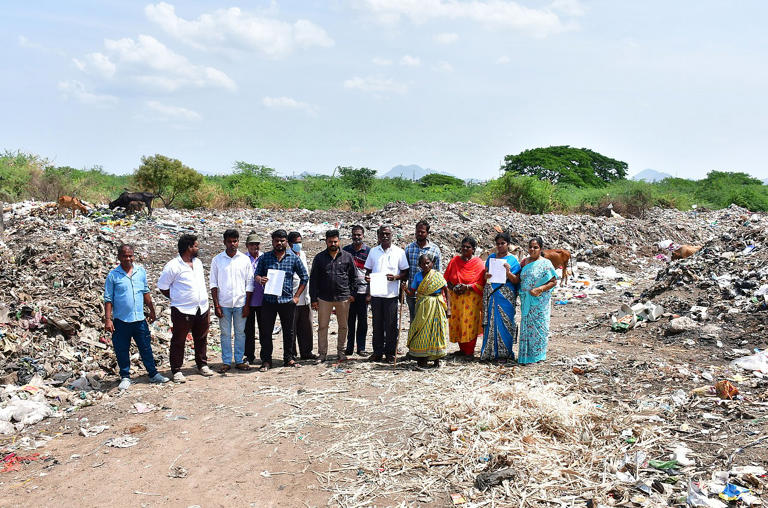 Vellore Corporation continues to dump garbage in Palar, say residents