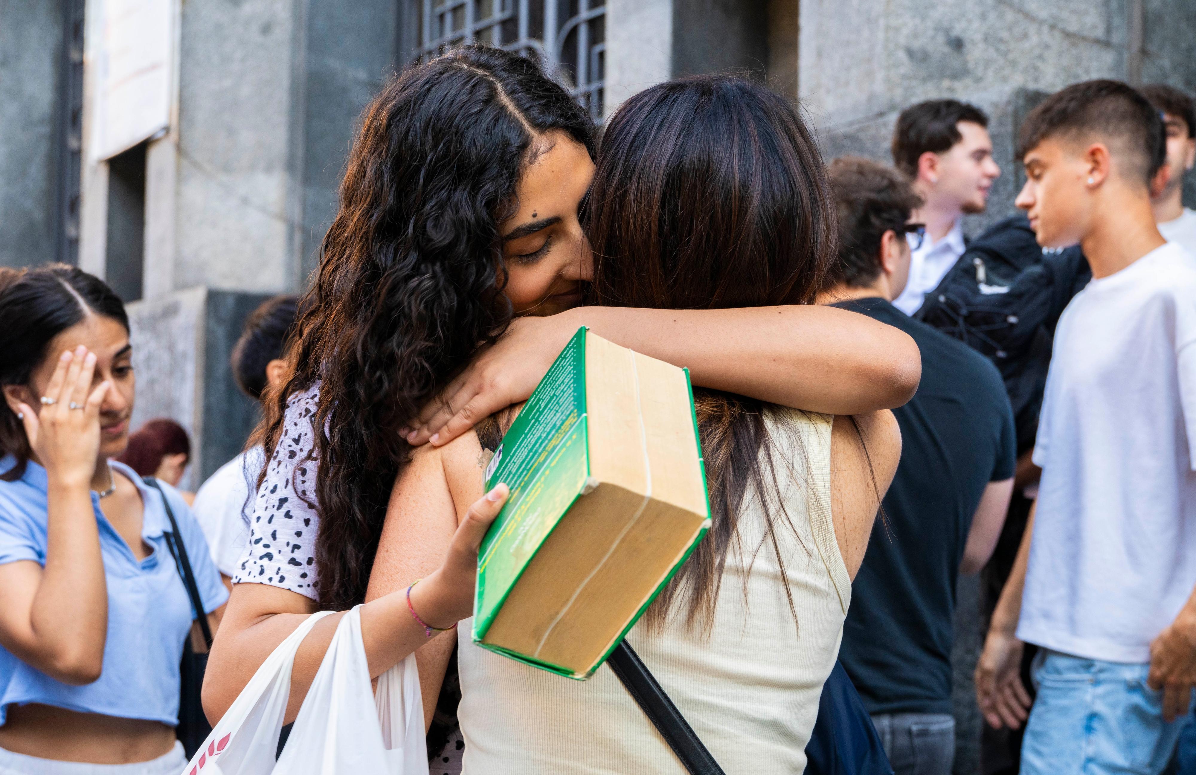 Maturità a Milano, la prova d’italiano vissuta (e raccontata) dai ...