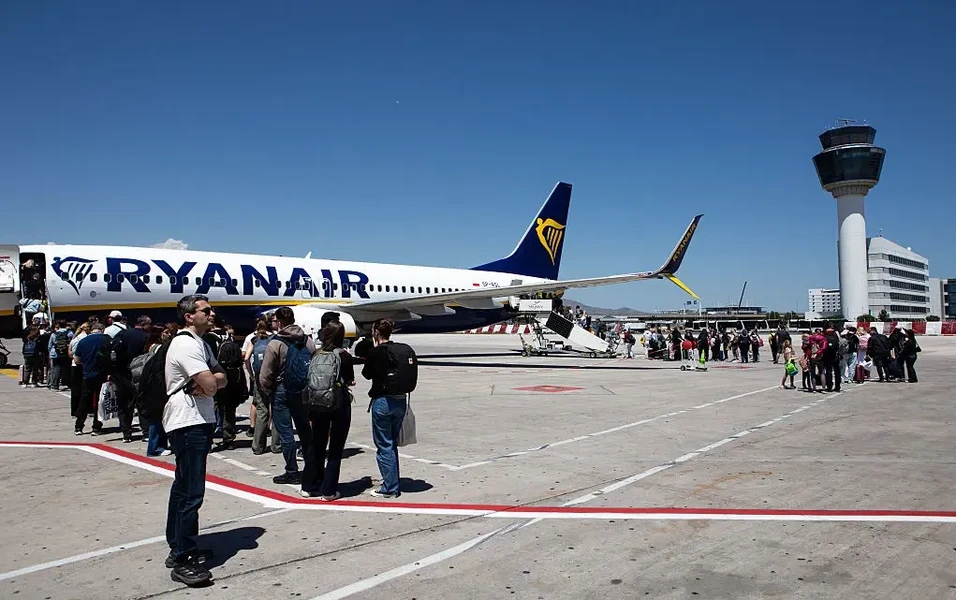 Ryanair flight leaves Athens without dozens amid border delays